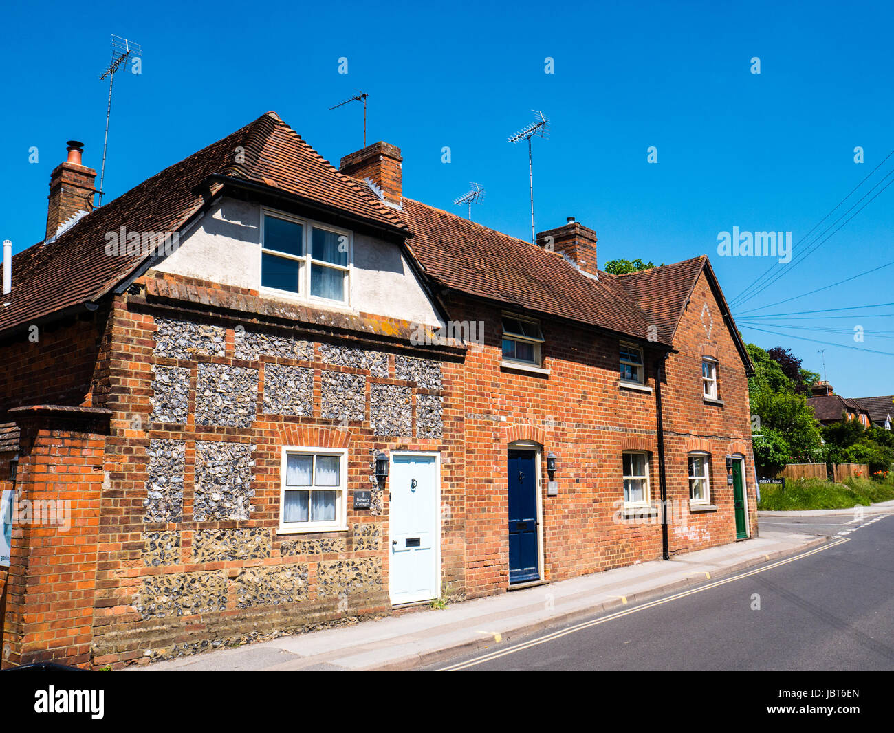 Goring-on-Thames, High Street, Oxfordshire, England Stock Photo - Alamy