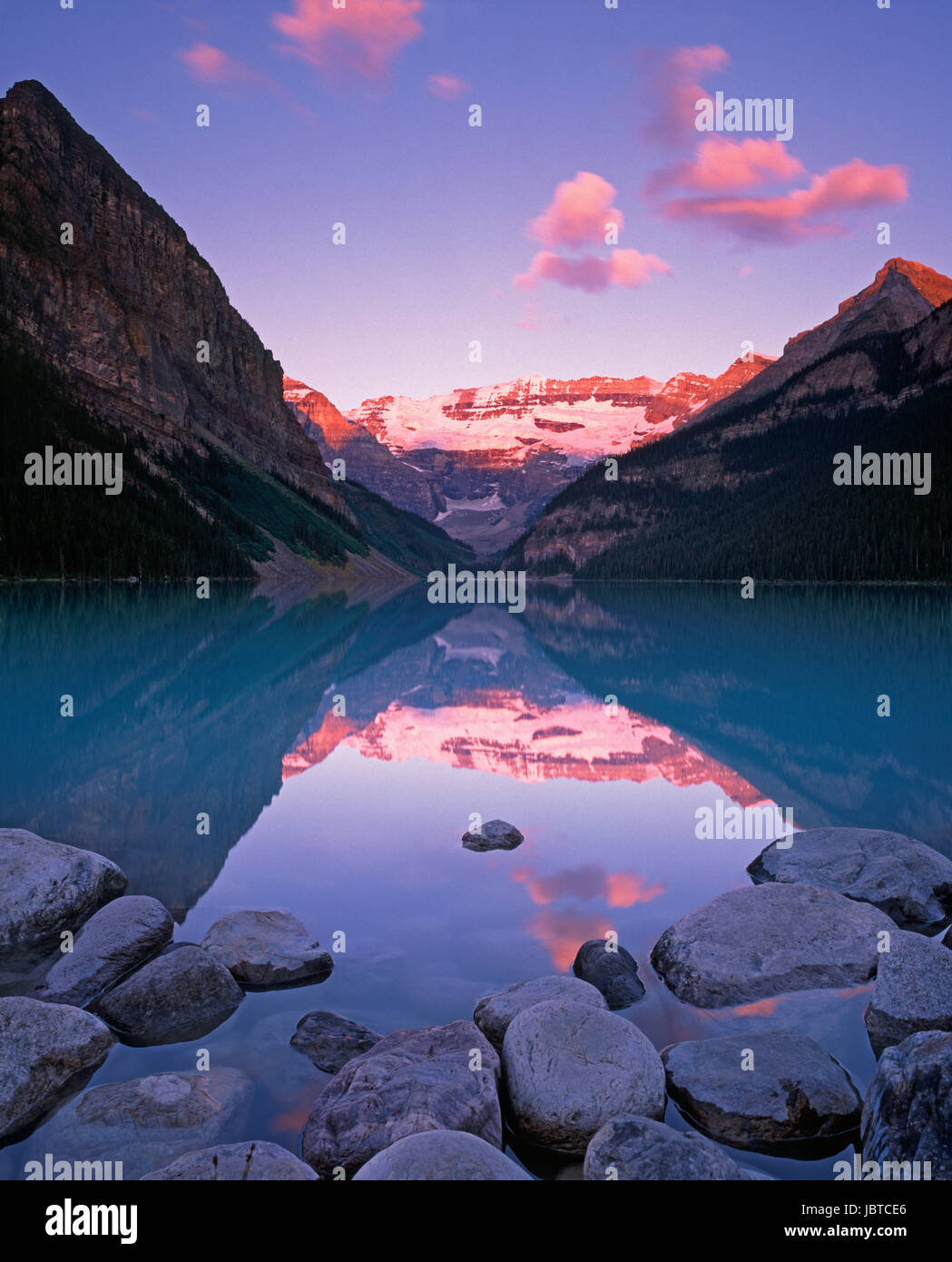 Lake louise banff evening hi-res stock photography and images - Alamy