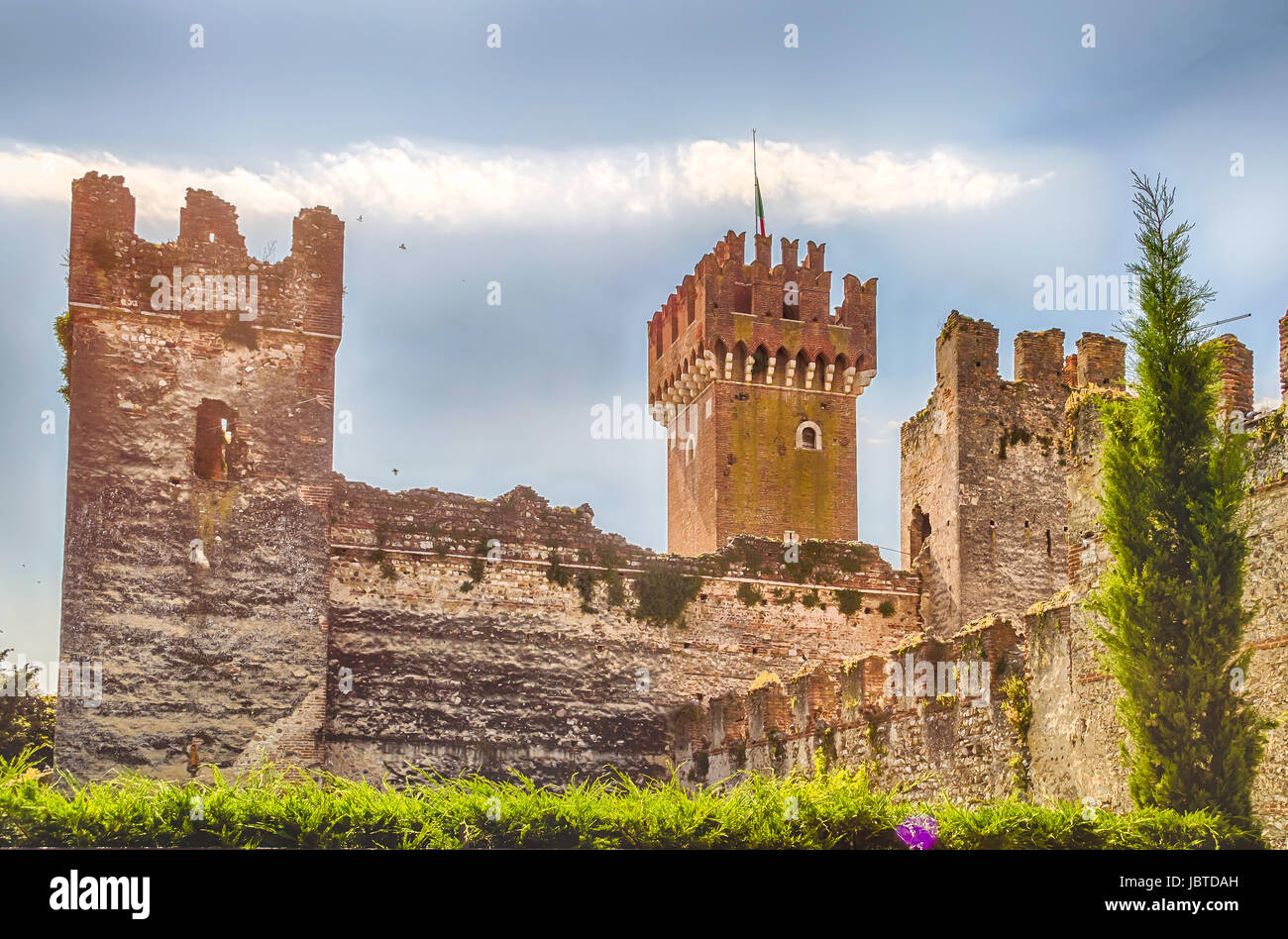 Scaliger Castle at Lazise, Lake Garda, Verona, Italy Stock Photo - Alamy
