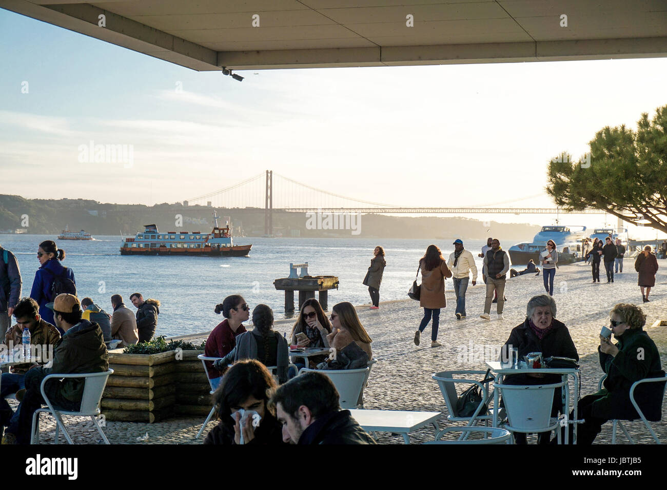 Menschen in th hi-res stock photography and images - Alamy