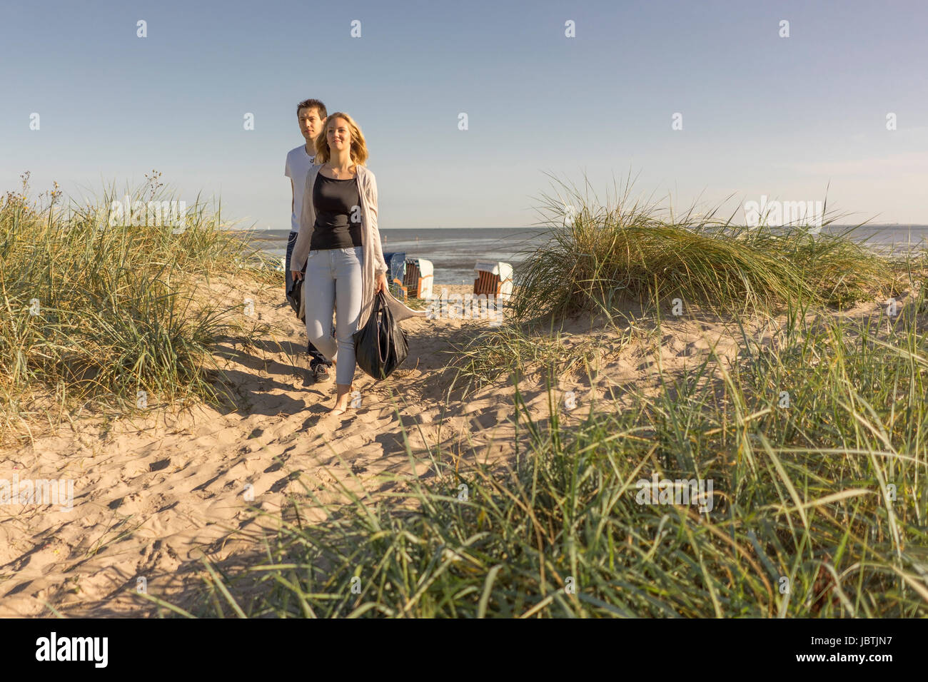 Pair on the beach in Hooksiel - Wangerland - North Sea coast, Paar am ...