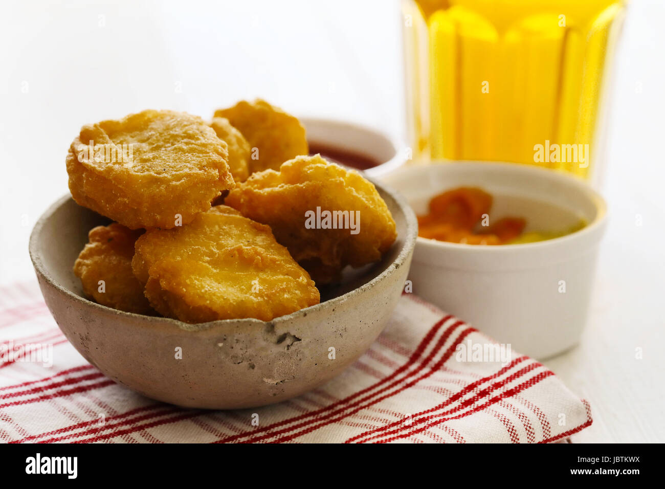 Alcohol and food. Beer with snacks on the table Stock Photo - Alamy