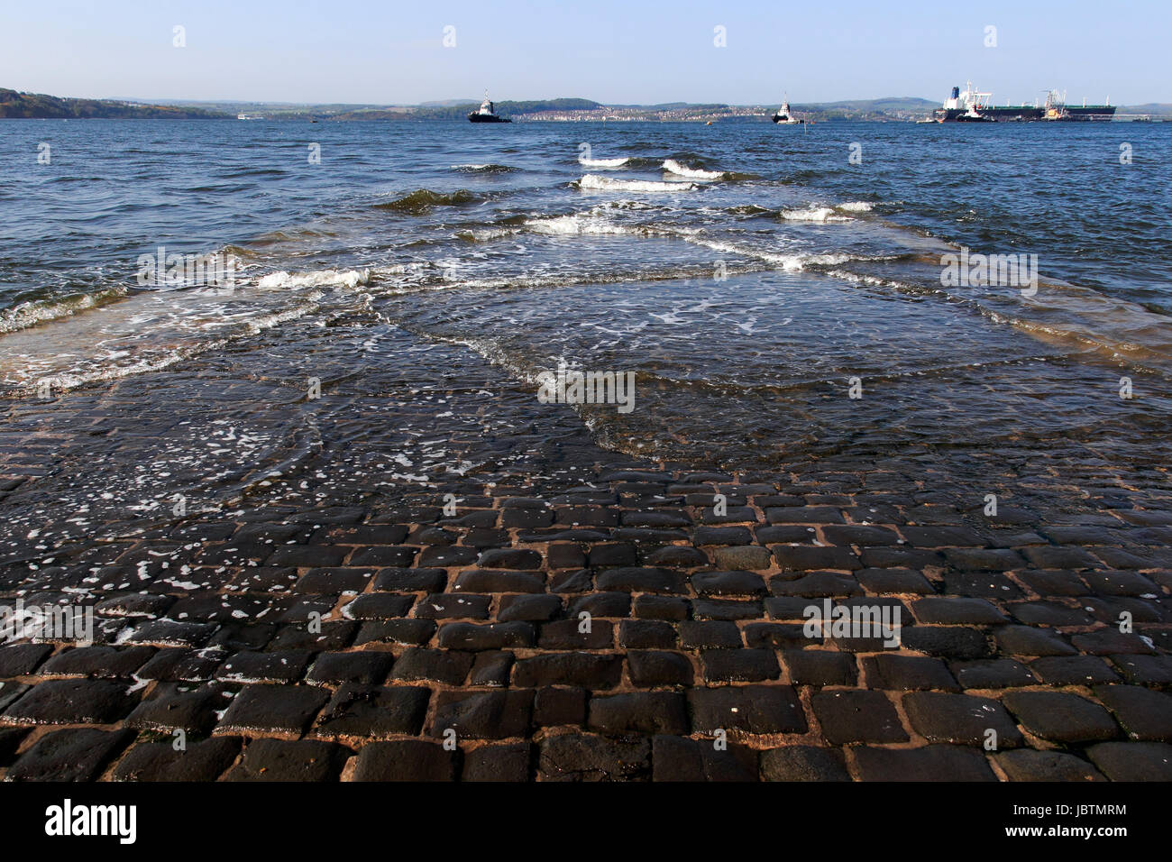 Incoming tide, South Queensferry, Edinburgh, Scotland, UK Stock Photo ...