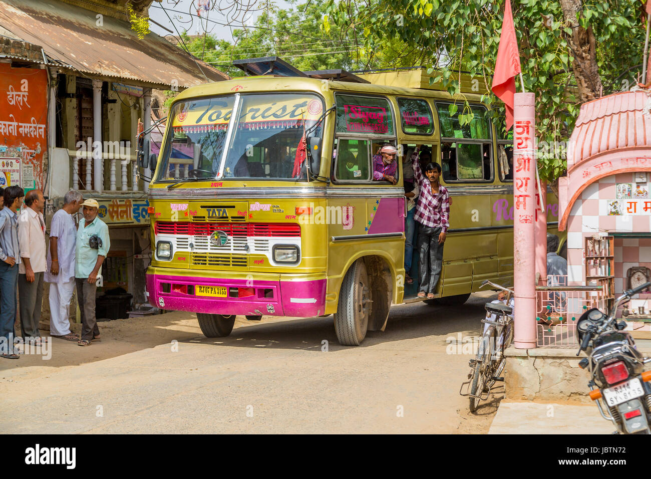 Indian tata bus hi-res stock photography and images - Alamy