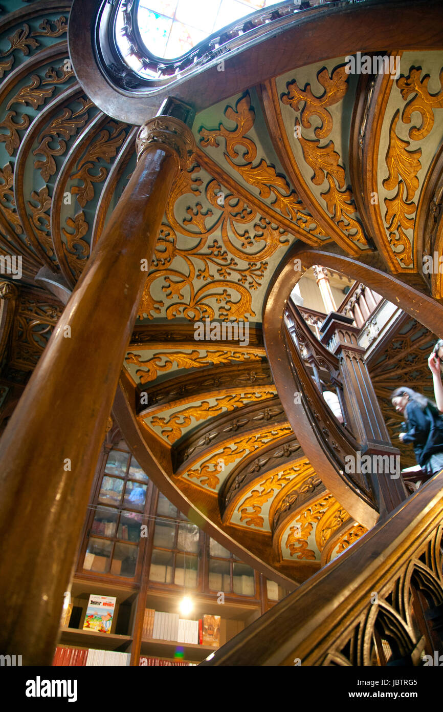 Livraria Lello & Irmão Bookshop in Porto - portugal Stock Photo - Alamy