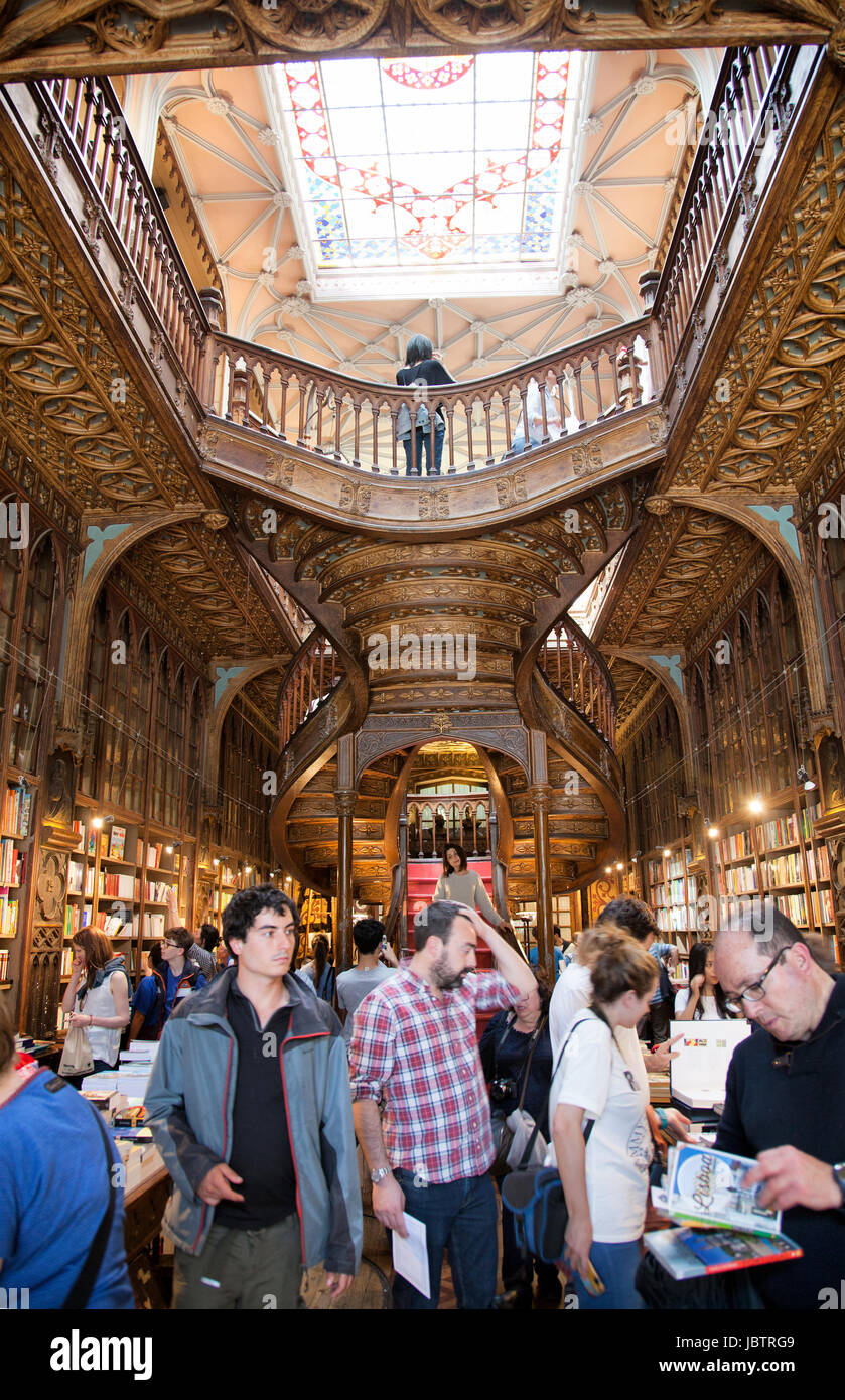 Livraria Lello & Irmão Bookshop in Porto - portugal Stock Photo - Alamy