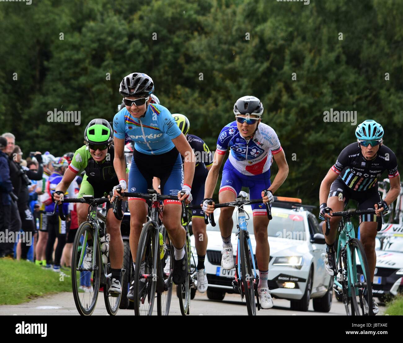 Cyclists racing hi-res stock photography and images - Alamy