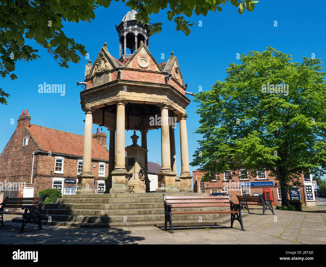 Boroughbridge water pump hi-res stock photography and images - Alamy