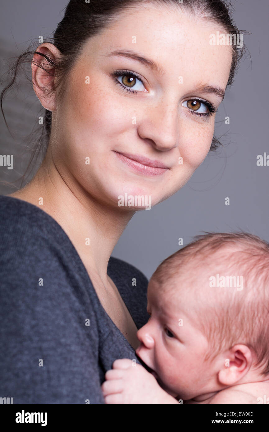 Bindung umarmen hi-res stock photography and images - Alamy