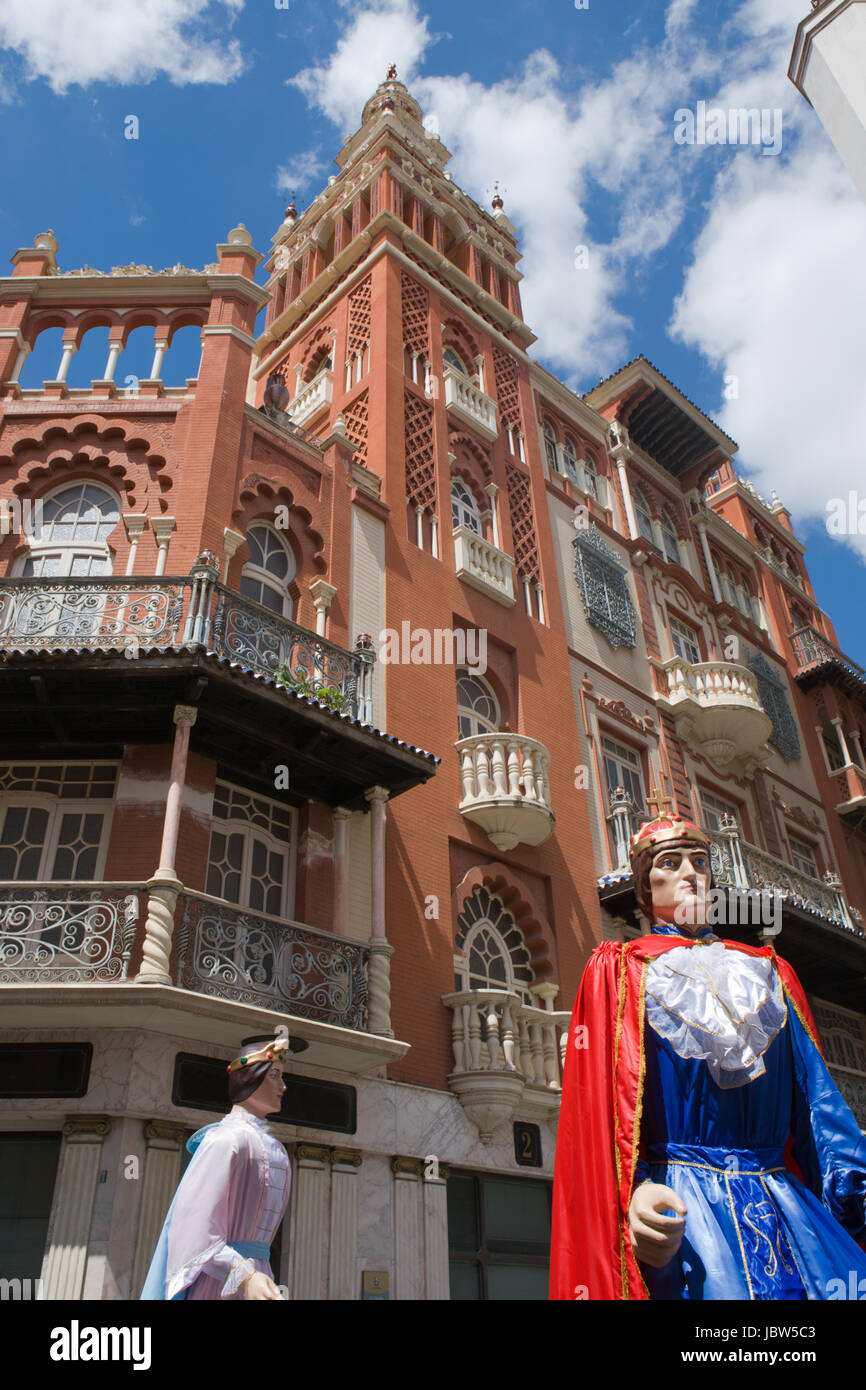 Large heads hi-res stock photography and images - Alamy