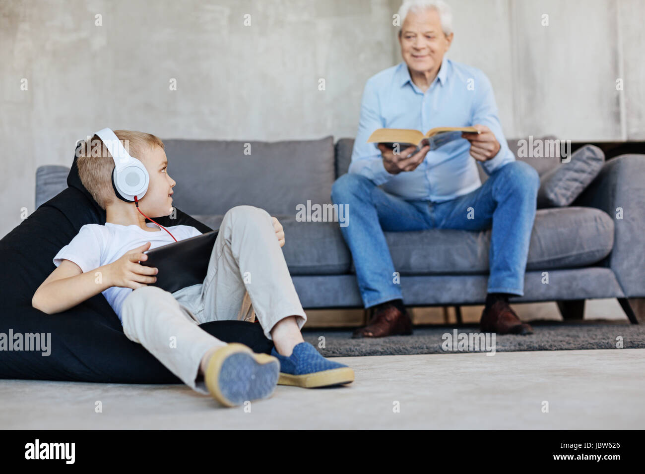 Children sharing hobby hi-res stock photography and images - Alamy