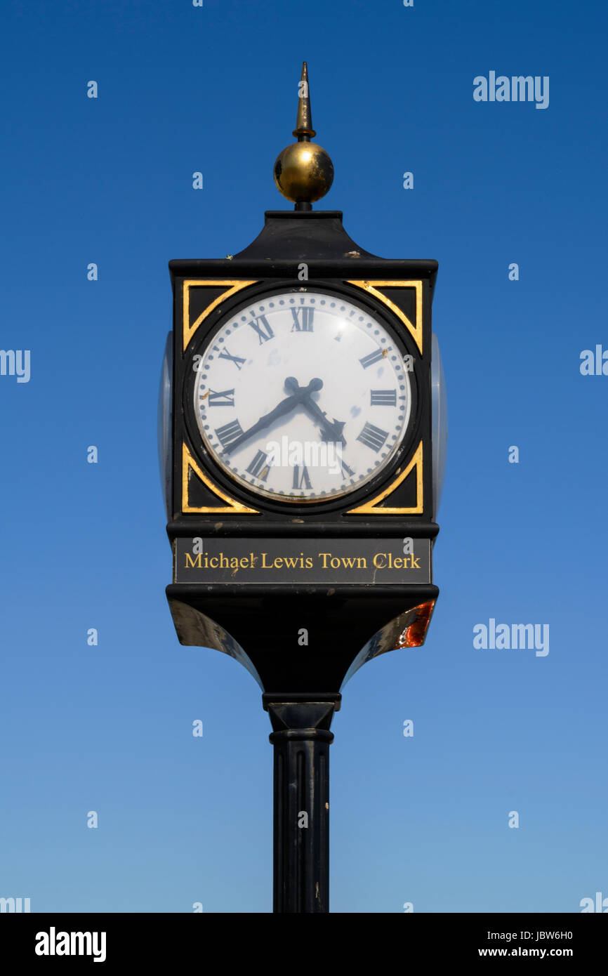 Town clocks hi-res stock photography and images - Alamy