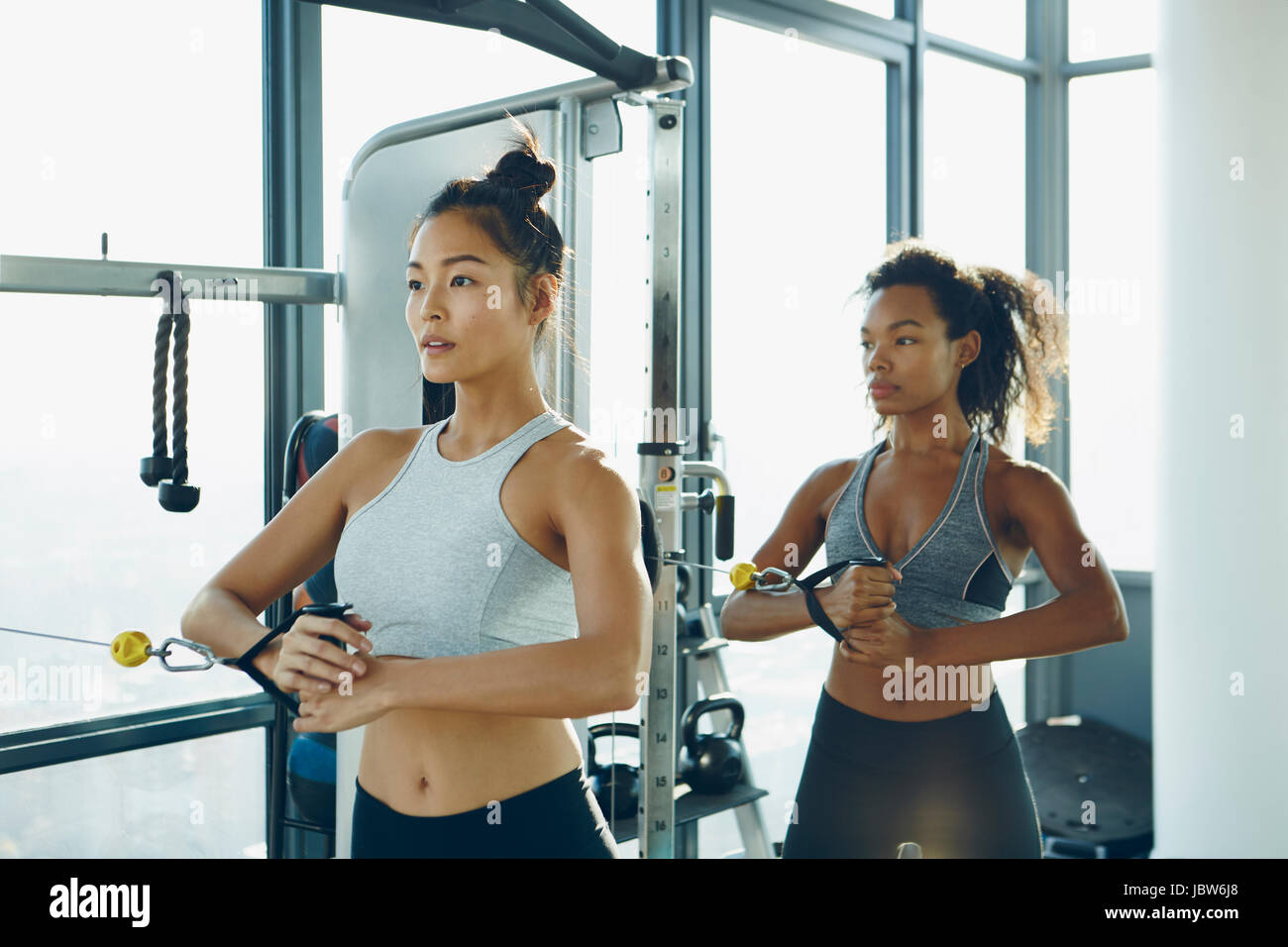 Women working out in gym hi-res stock photography and images - Alamy