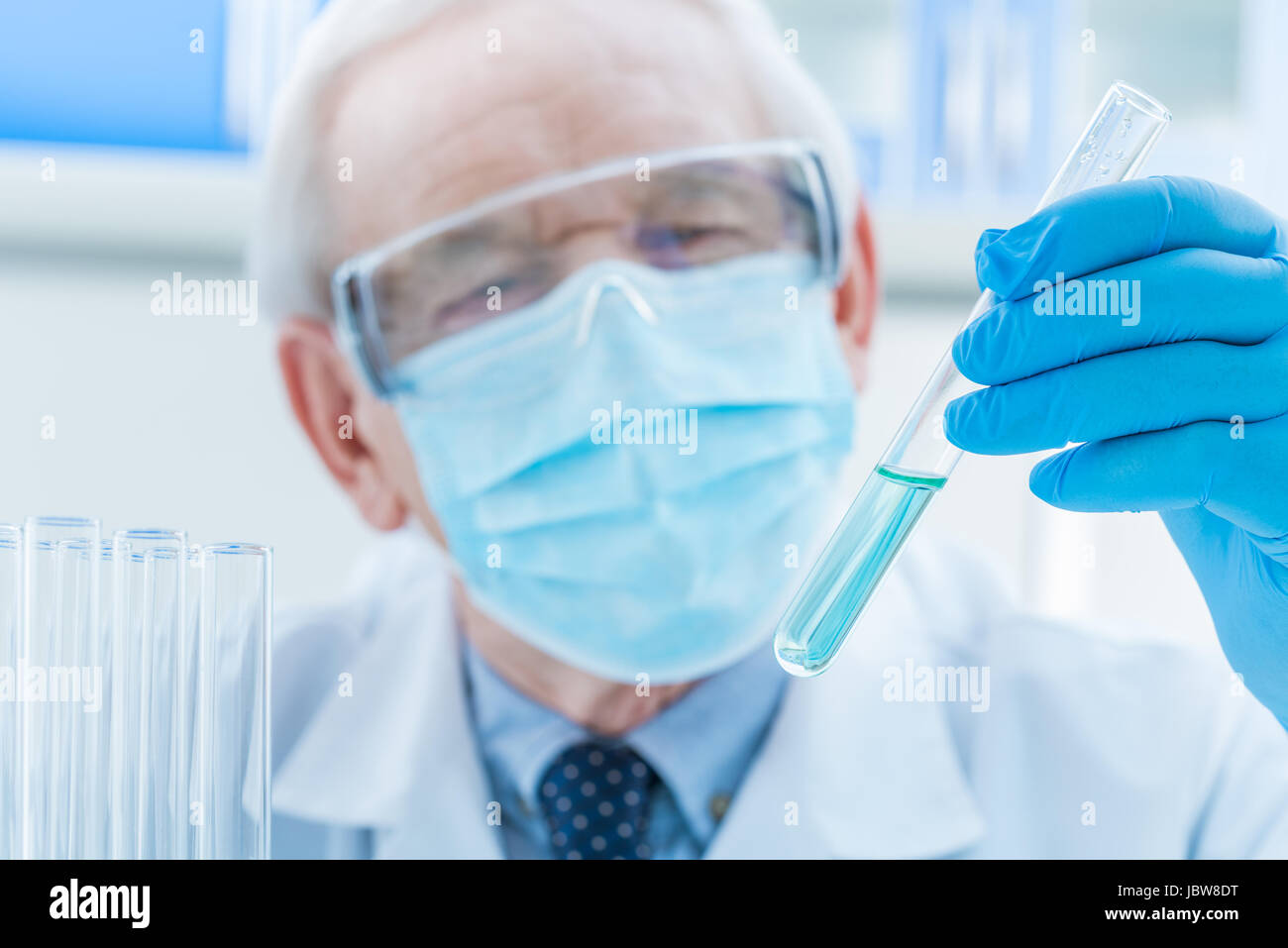 Senior chemist hi-res stock photography and images - Alamy