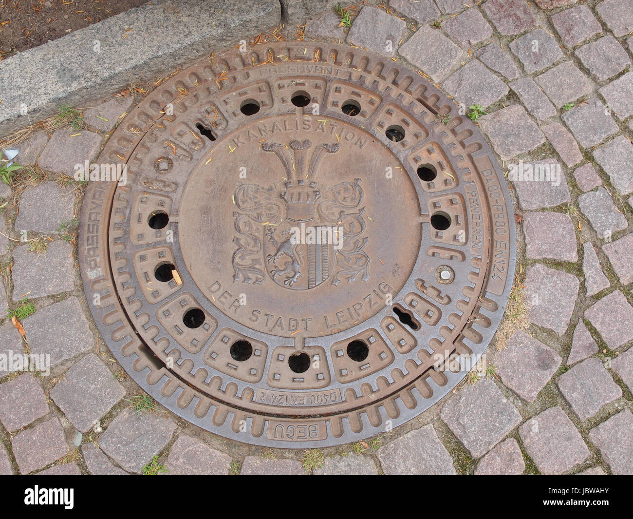 Cable manhole hi-res stock photography and images - Alamy