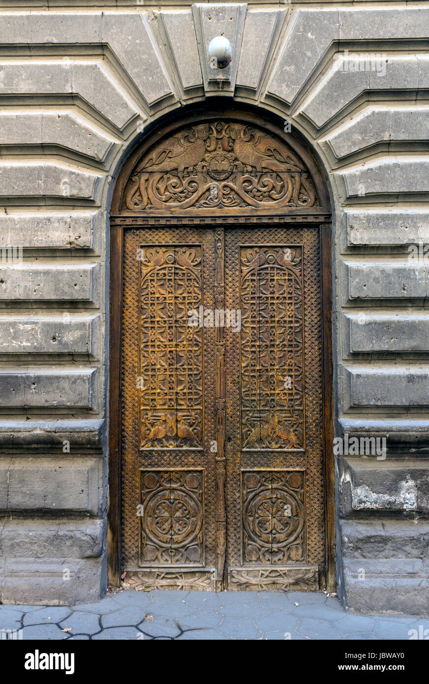 Old wood mansion doors hi-res stock photography and images - Alamy