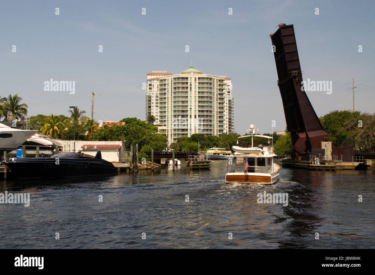 dock,entrance,harbor,fort lauderdale,drawbridge pier,boat,yacht,drive ...