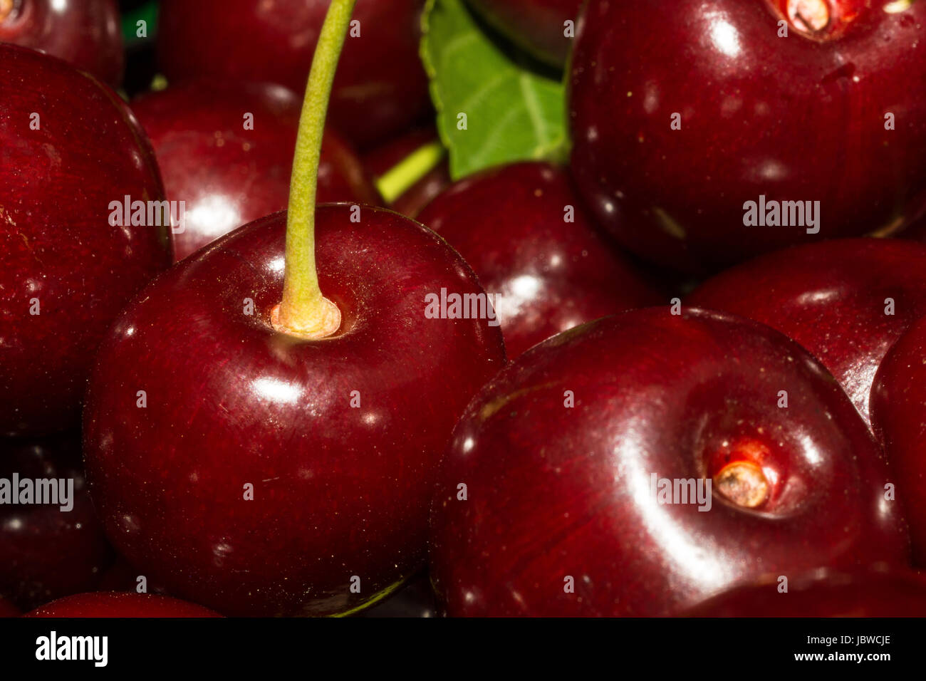 Nahaufnahme einer Kirsche Stock Photo - Alamy