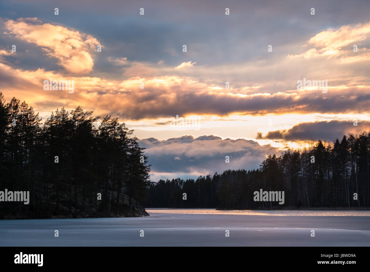 Evening sky and lake hi-res stock photography and images - Alamy