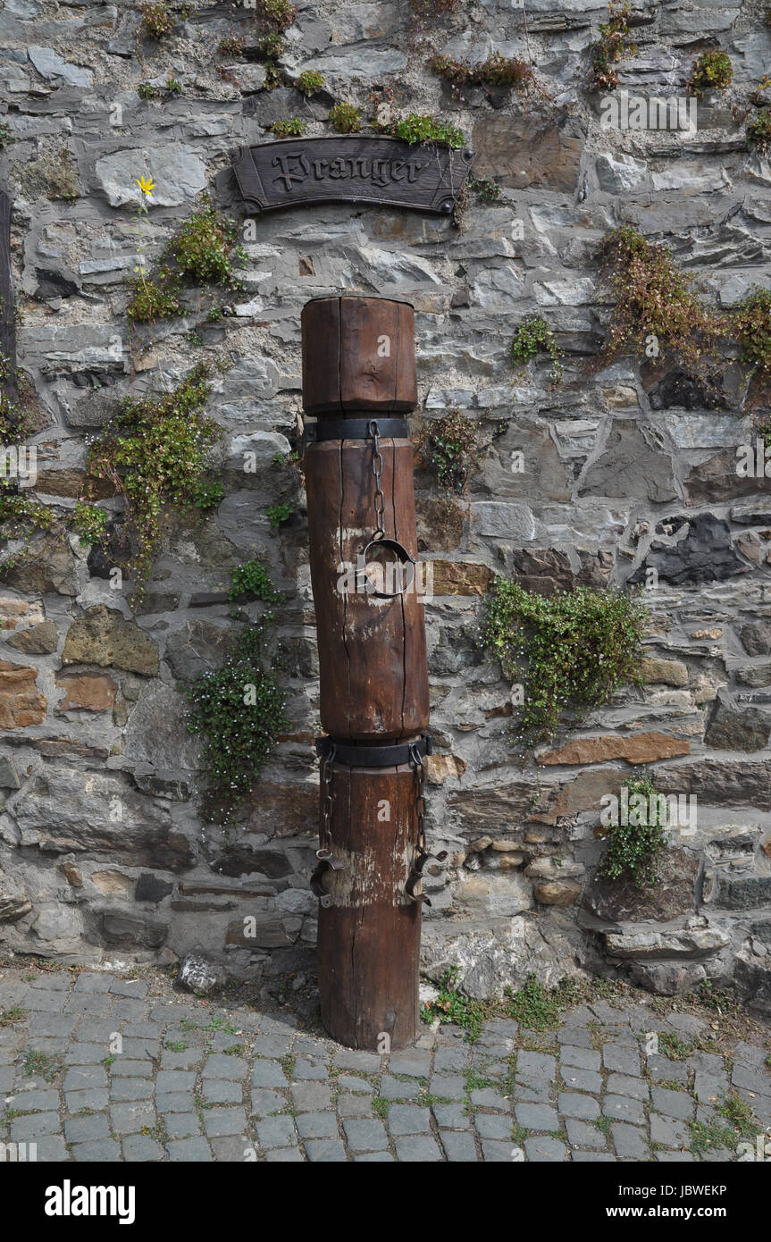 Mittelalter pranger hi-res stock photography and images - Alamy