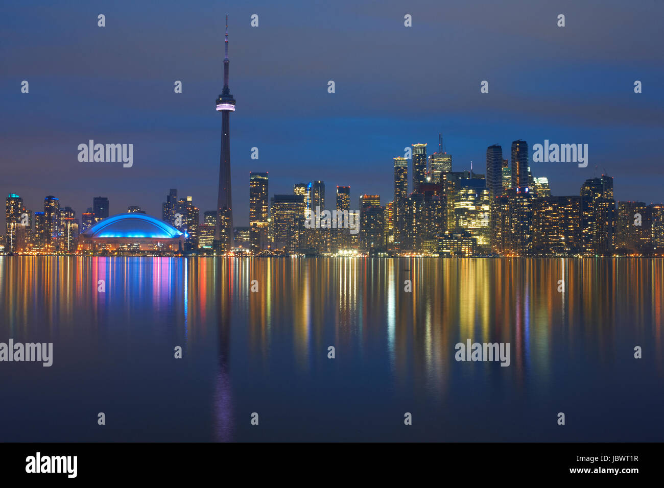 Toronto skyline and ontario place in evening hi-res stock photography ...