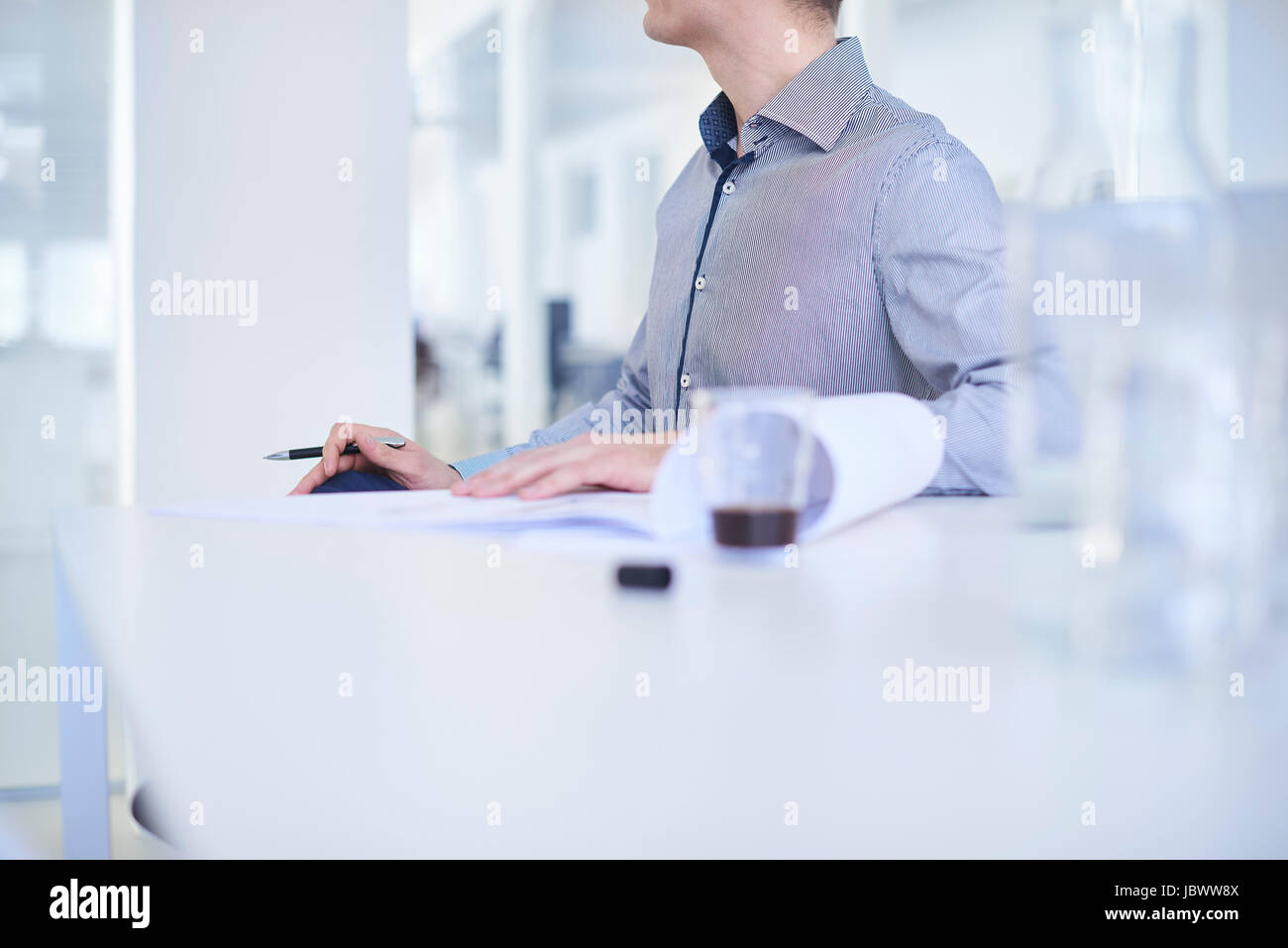 Man working in an office hi-res stock photography and images - Alamy