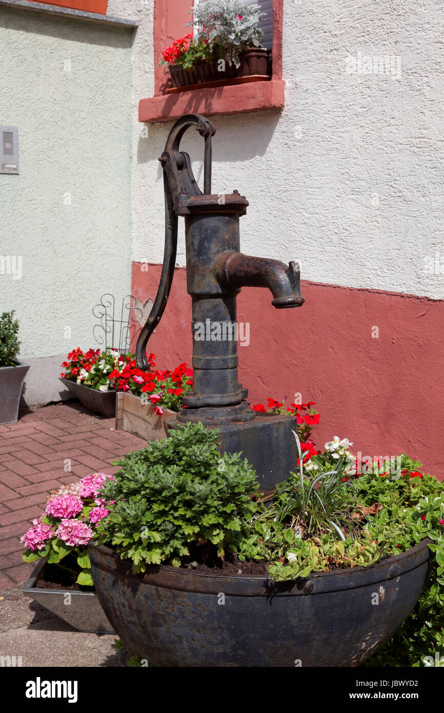 Handpumpe hi-res stock photography and images - Alamy