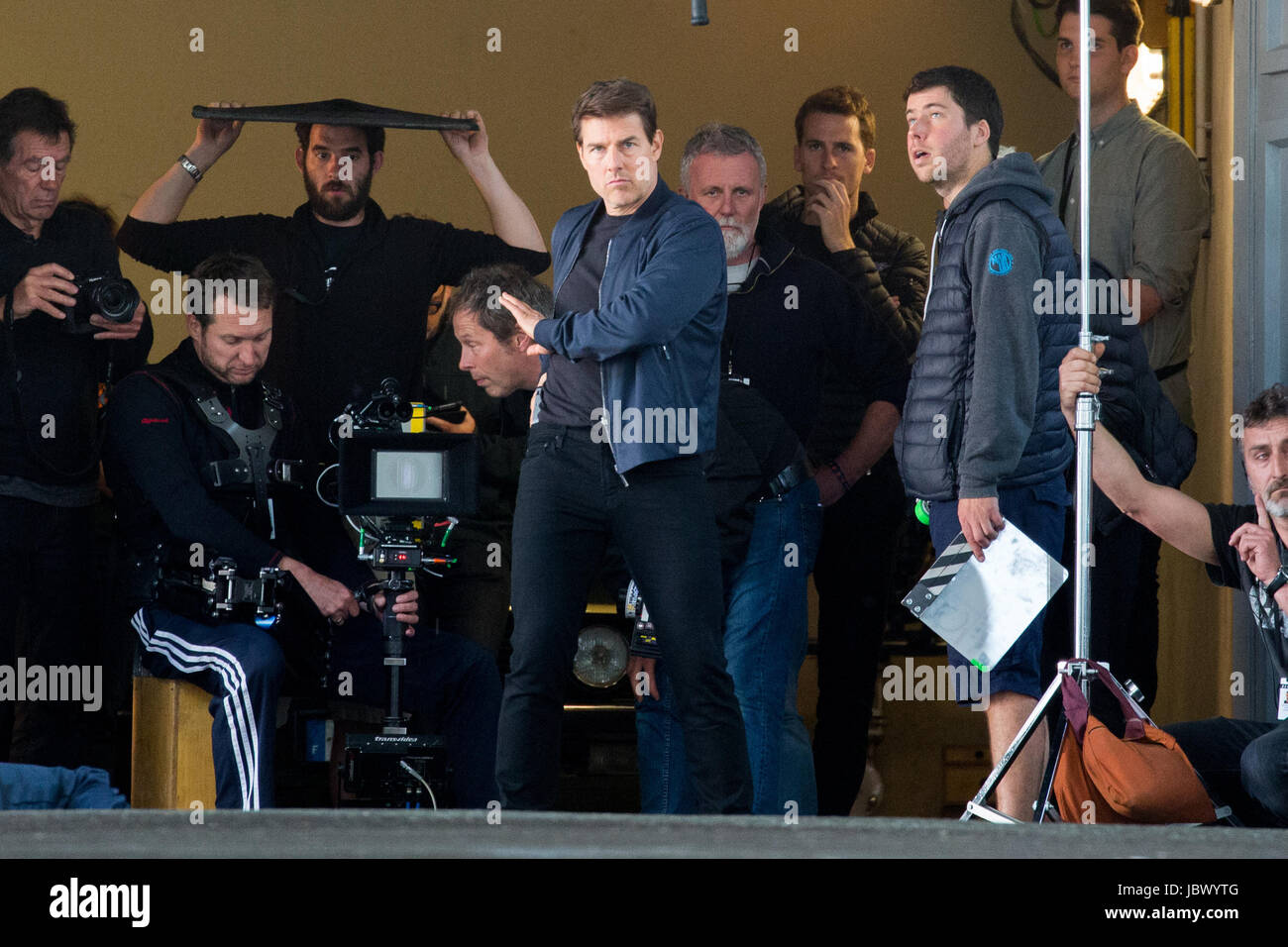 The cast of ’Mission: Impossible 6' filming a shoot out scene in Paris ...