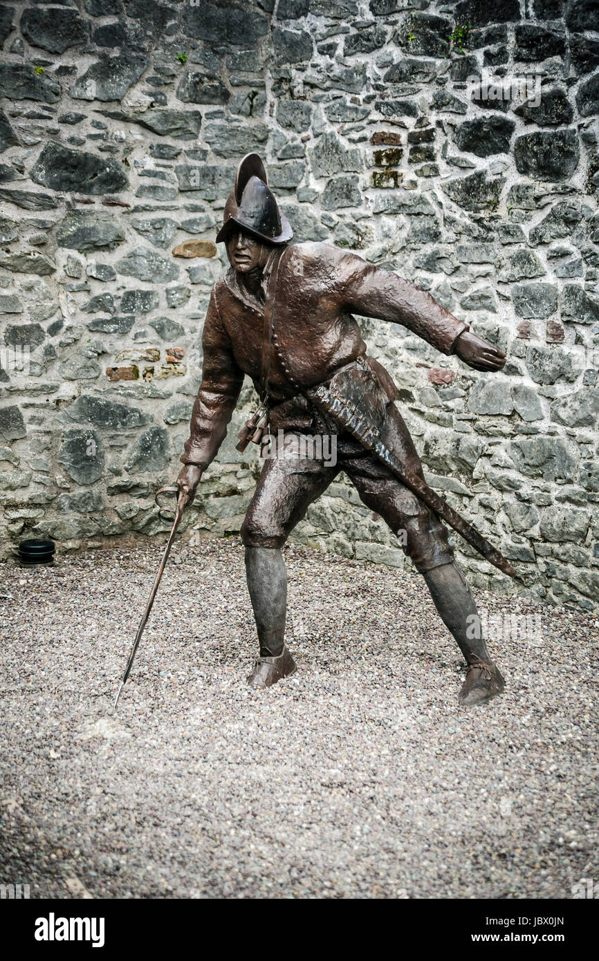 17th english man sword hi-res stock photography and images - Alamy