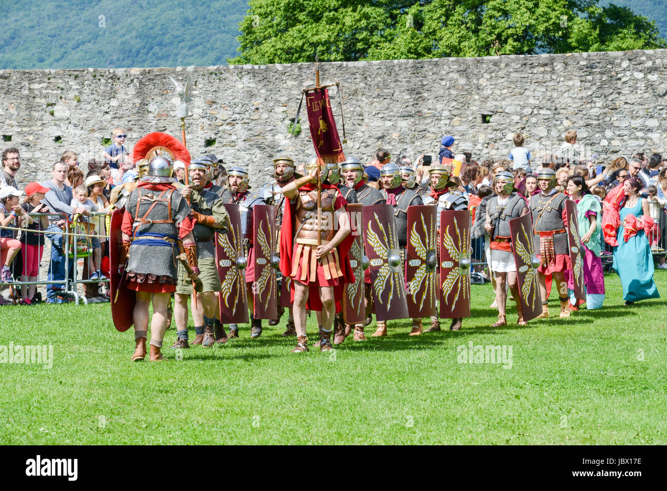 Roman centurion on guard hi-res stock photography and images - Alamy