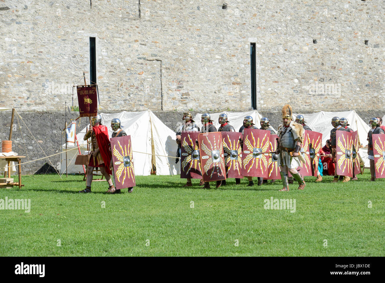 Roman centurion on guard hi-res stock photography and images - Alamy