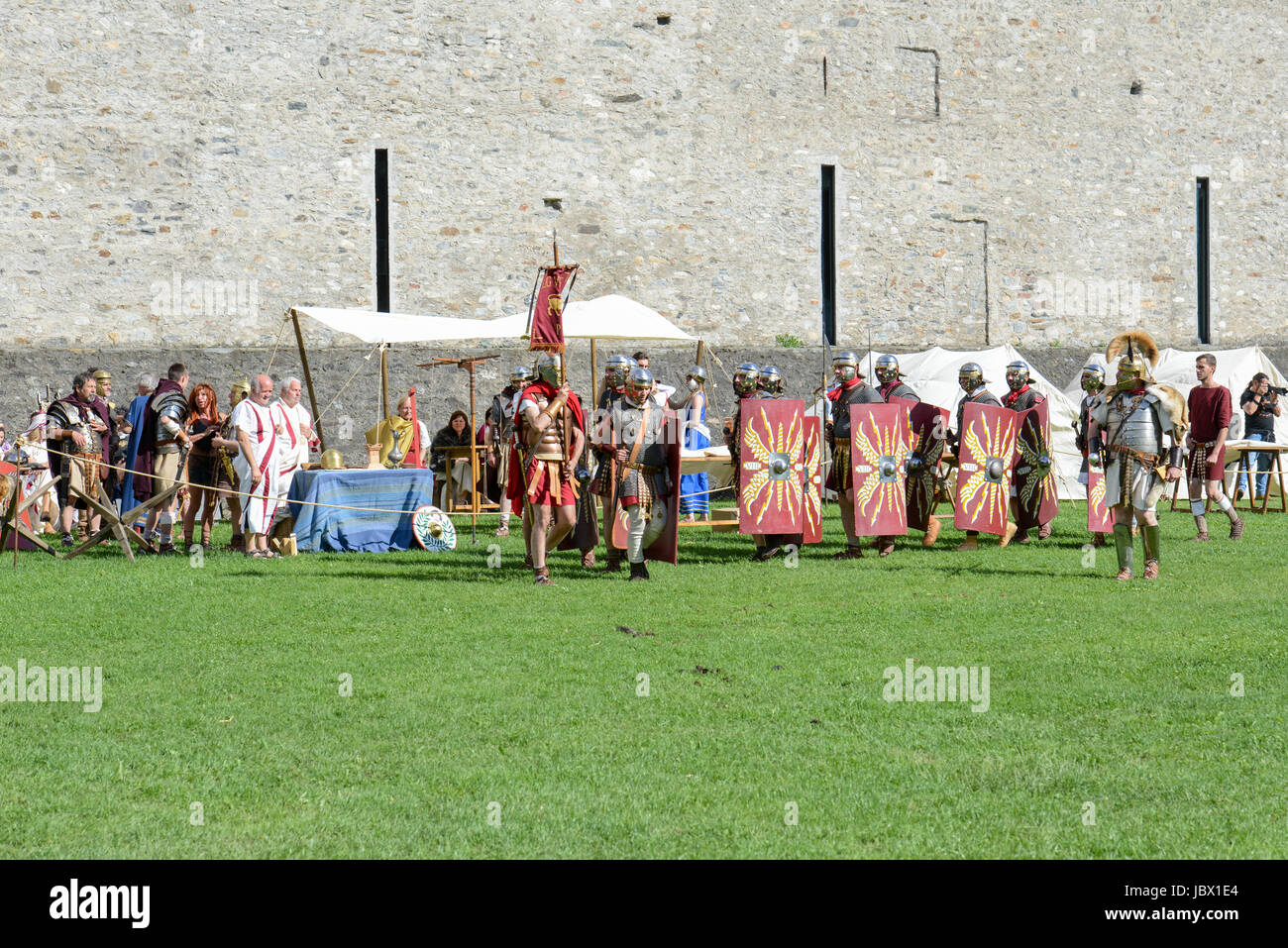 Roman centurion on guard hi-res stock photography and images - Alamy