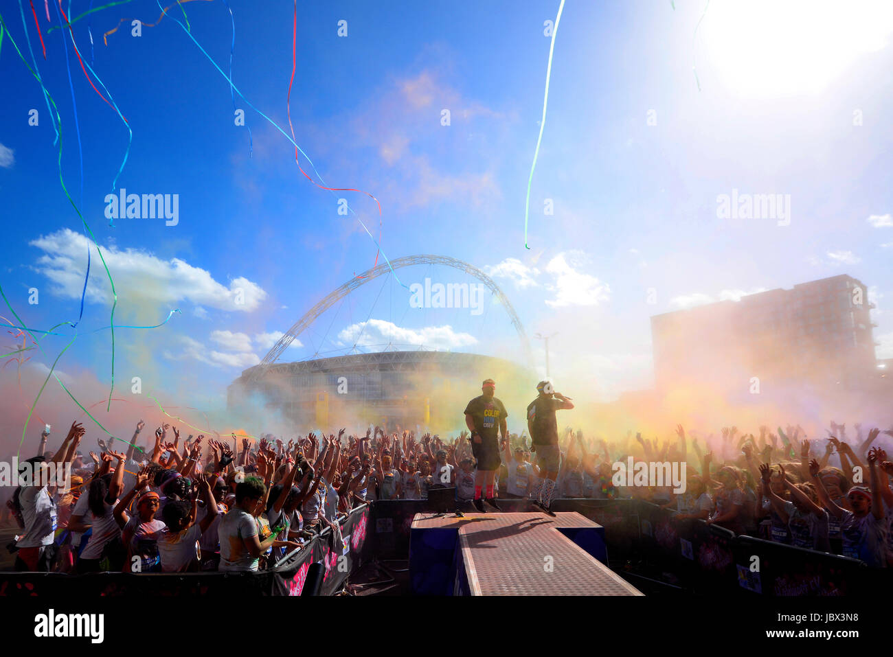 Wembley Crowd High Resolution Stock Photography and Images - Alamy