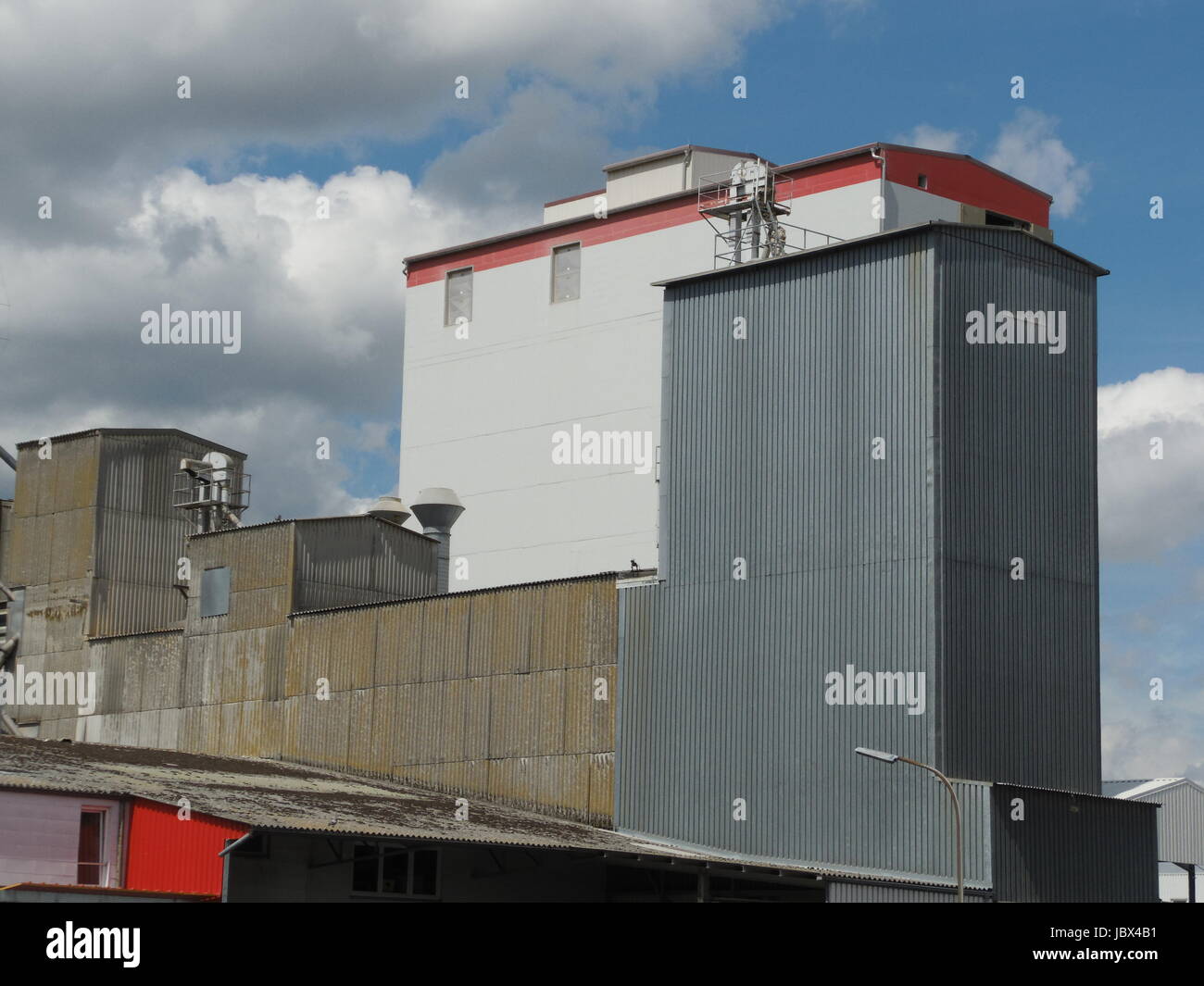 Windowless houses hi-res stock photography and images - Alamy