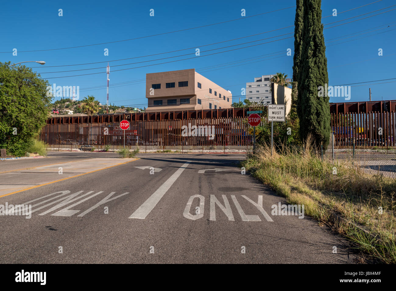 International border between United States and Mexico in Nogales ...