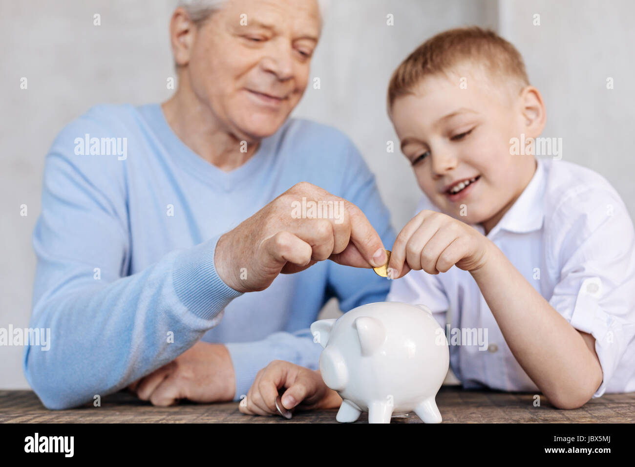 Explaining economy hi-res stock photography and images - Alamy