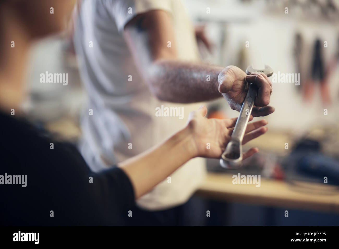 Shoulder repair hi-res stock photography and images - Alamy