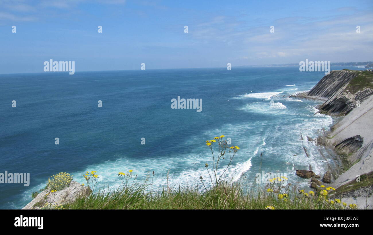 Corniche basque hi-res stock photography and images - Alamy