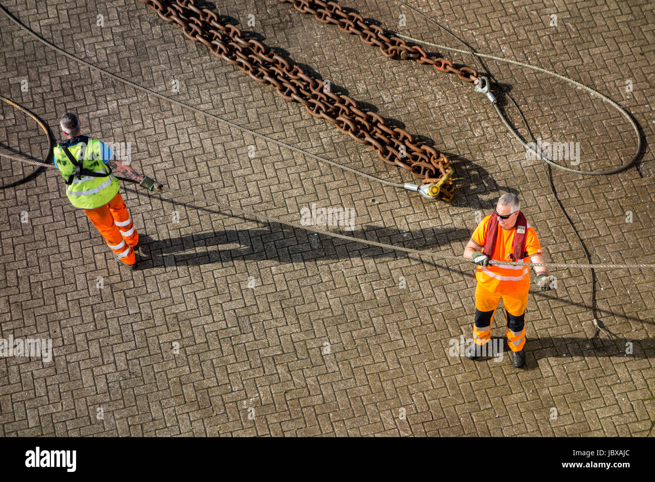 Ships hawser hi-res stock photography and images - Alamy