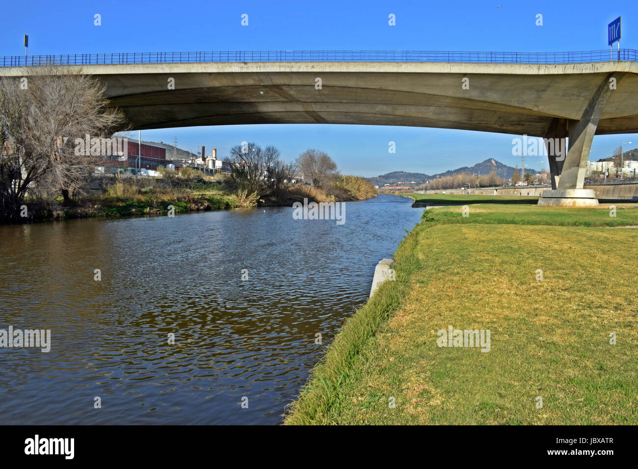 Bridge besos hi-res stock photography and images - Alamy