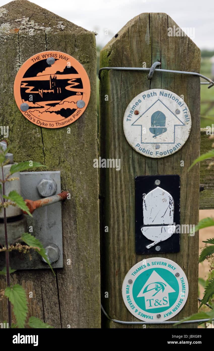 The Thames Path National Trail, Wysis Way, Thames and Severn Way wooden ...