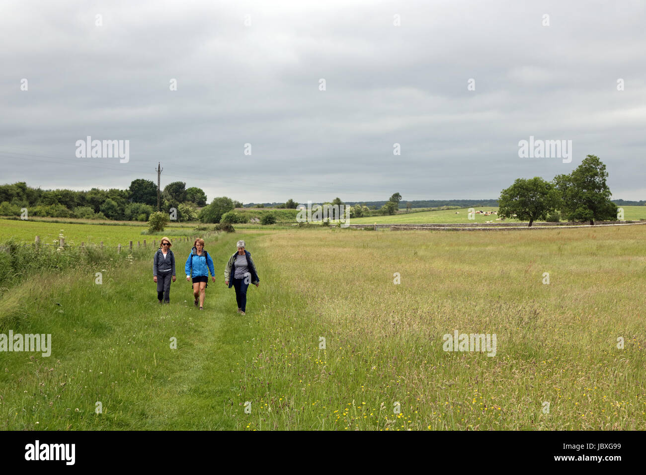 Walking the Thames Path through the English countryside in the ...