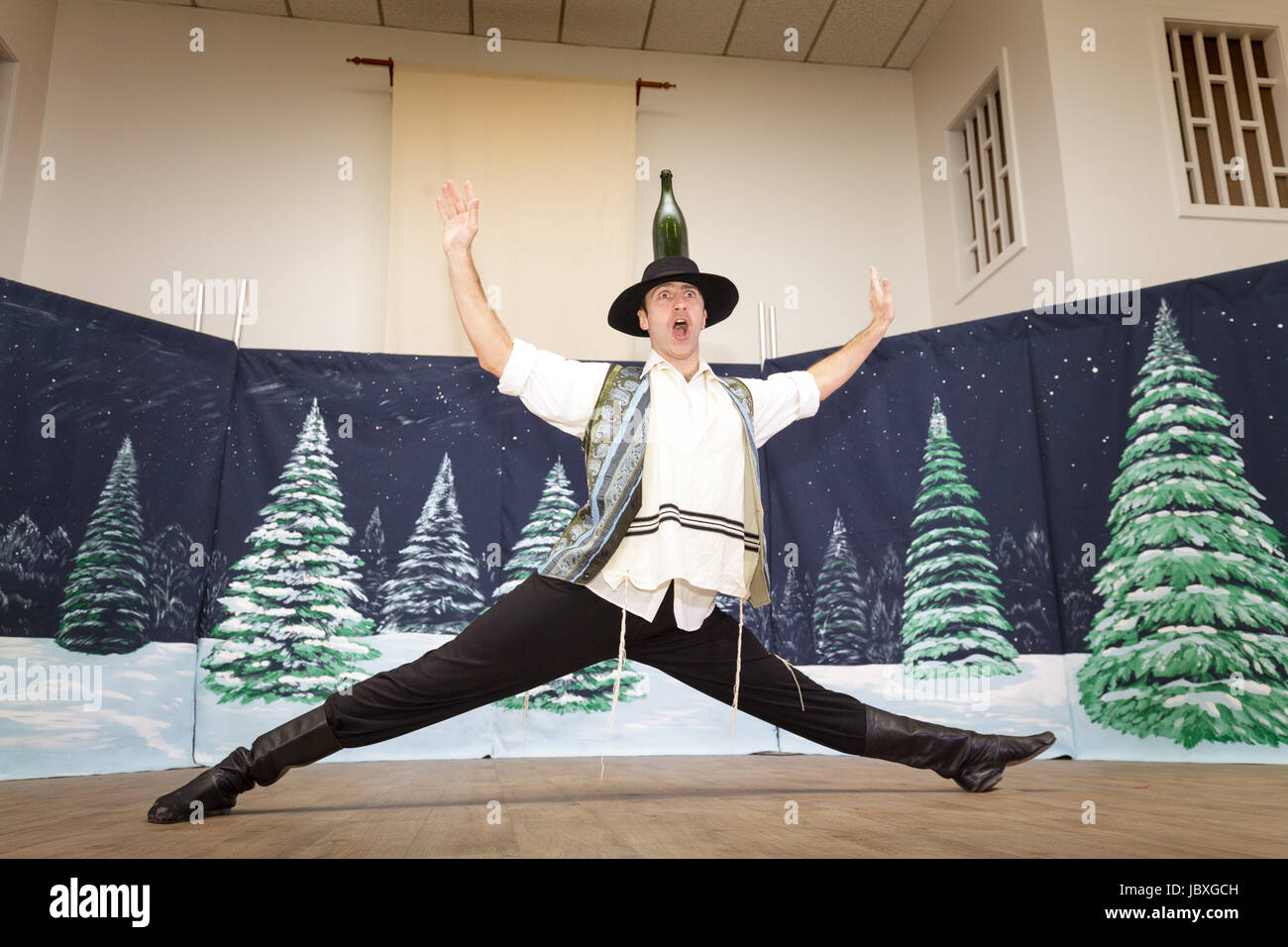 Russian Traditional Dance High Resolution Stock Photography and Images ...