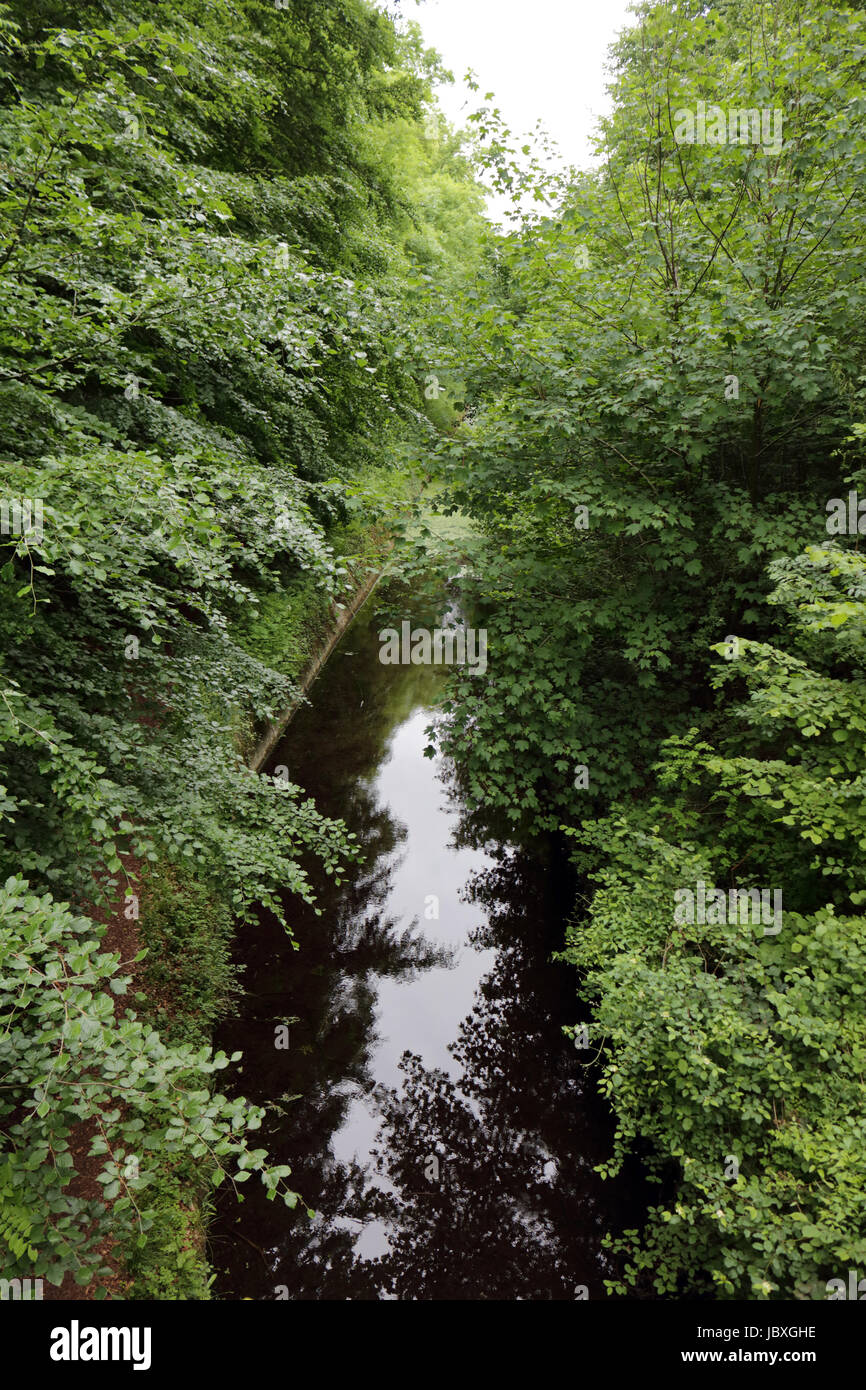 Restored section of theThames and Severn canal near Kemble ...
