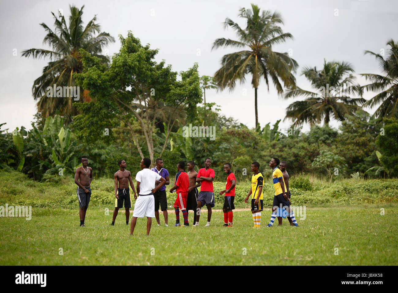 African football match burkina faso hi-res stock photography and images ...