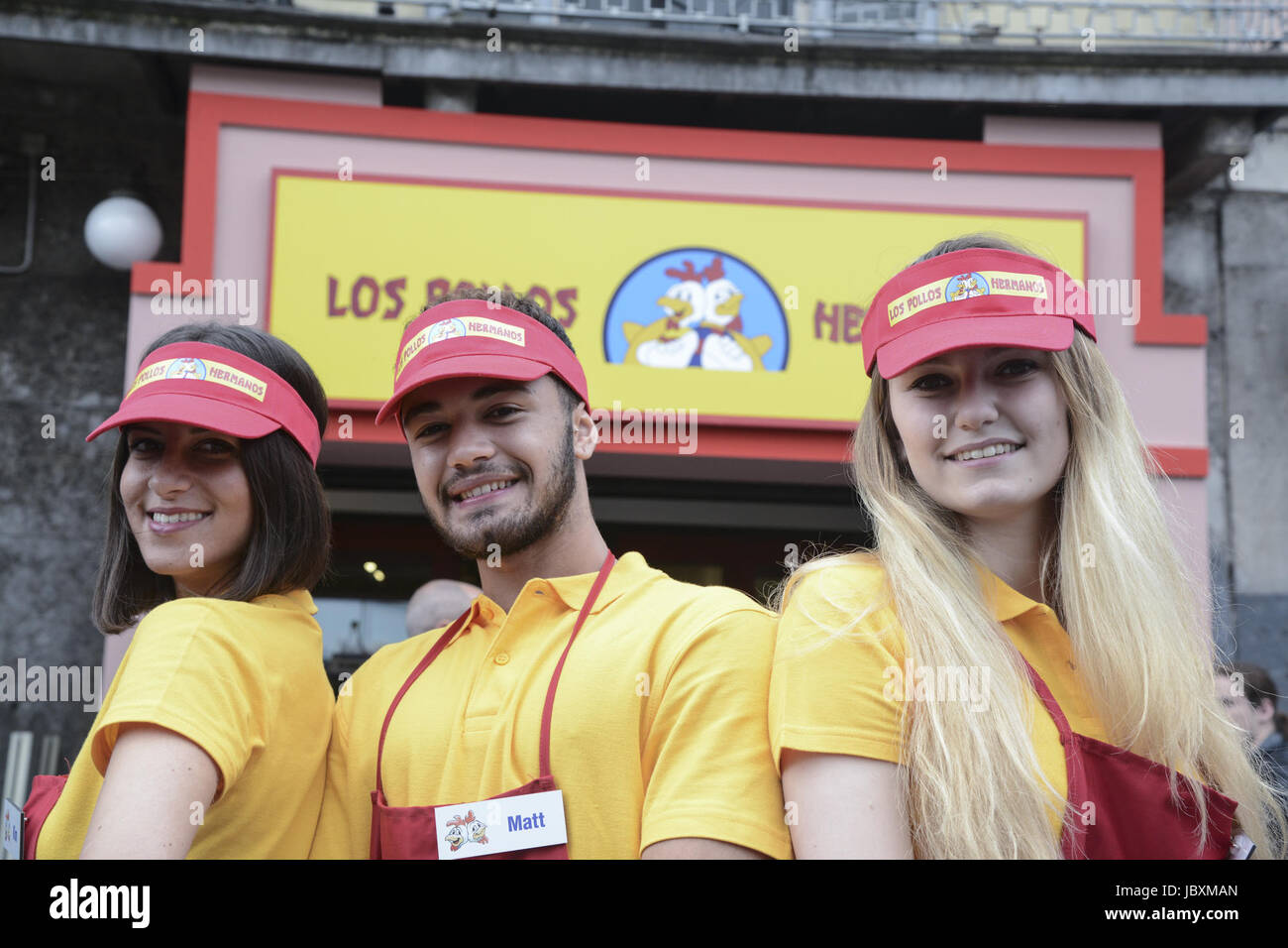 Breaking Bad's Los Pollos Hermanos opens in Milan for 2 days Featuring ...