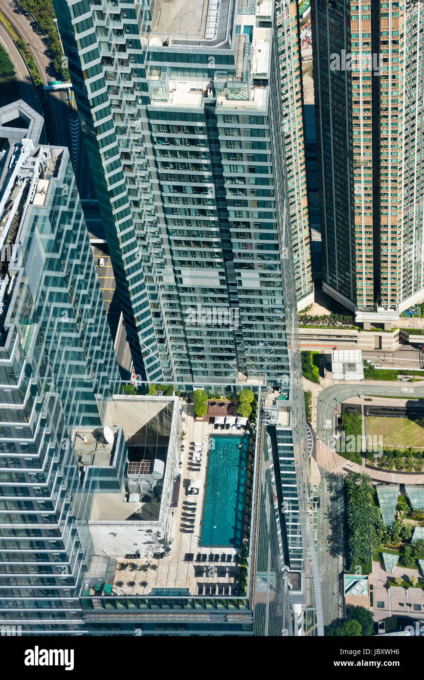 Rooftop swimming pool hi-res stock photography and images - Alamy