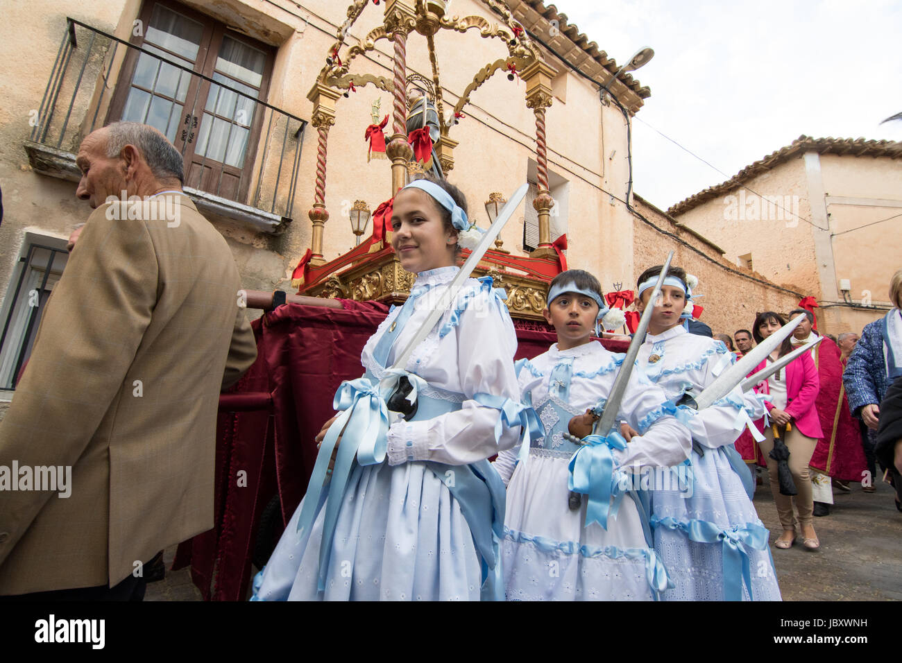 Cetina, Spain. 18th May, 2017. The 'Danzantes' walking near the carving ...