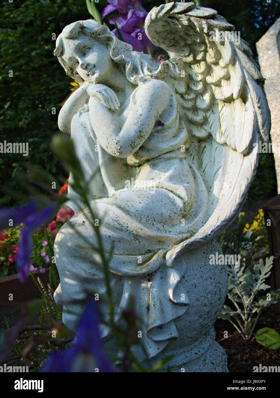 the thinking angel Stock Photo - Alamy