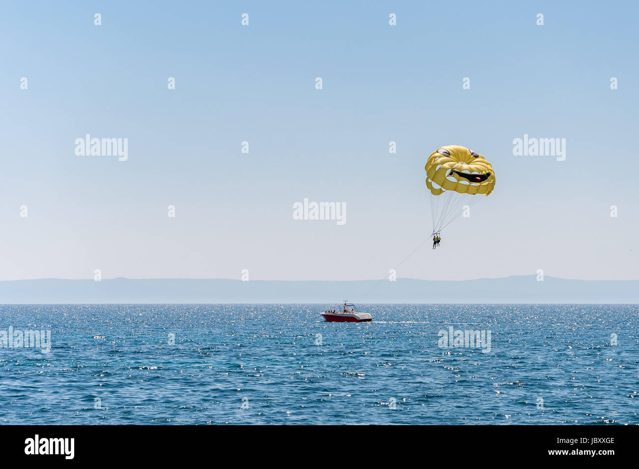 Parasailing over clear ocean hi-res stock photography and images - Alamy